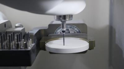 Cina YUCERA Dental CAD/CAM Macchina di Fresatura e Intaglio Automatica con Cambio Automatico 18 Cassetti per Laboratorio Odontotecnico YRC-9 Pro, Fresatrice a 5+4 Assi in vendita