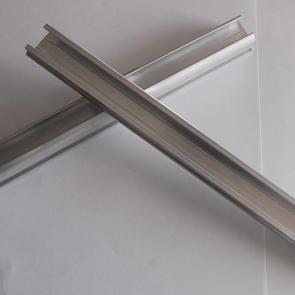 Rust-resistant aluminum alloy lock channel in coastal greenhouse application