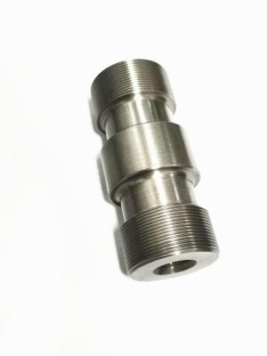 China Piezas que trabajan a máquina de acero de aluminio de encargo del CNC con roscar la colocación en venta