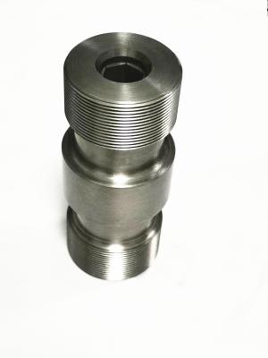 China Piezas que trabajan a máquina de acero de aluminio de encargo del CNC con roscar la colocación en venta