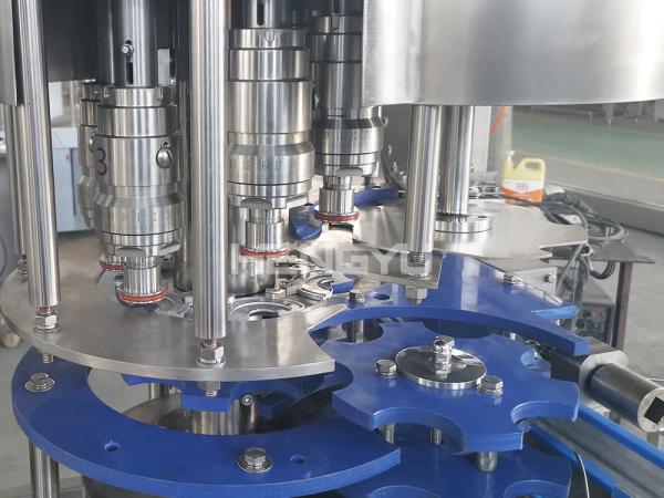 Quality Automatic PET Bottle PE Screw Cover Capping Machine for sale
