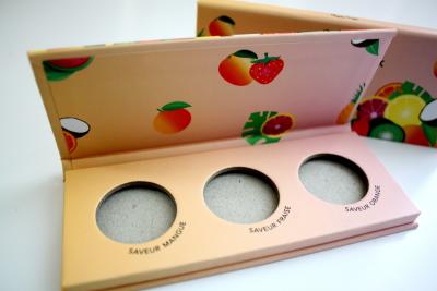 China Matte Lamination Empty Blush Palette 3 Pannenpositie van diameter 30MM Te koop