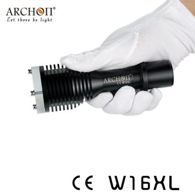 Cina 860 lumi di W16XL impermeabilizzano la torcia elettrica ricaricabile 6500K di immersione subacquea dei 100 tester in vendita