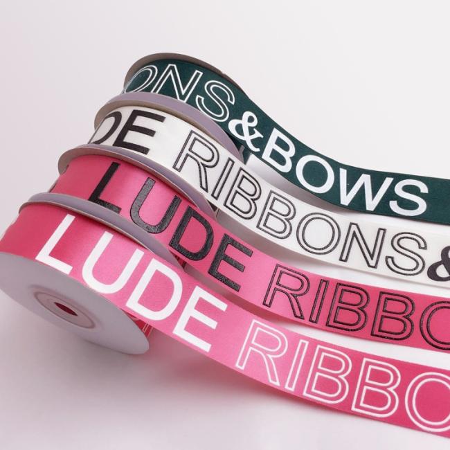 cinta de satén de lujo de encargo con la impresión del logotipo en fabricante del rollo en venta