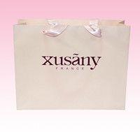 2017 custom elegant folded shopping paper bag with gold embossed logo