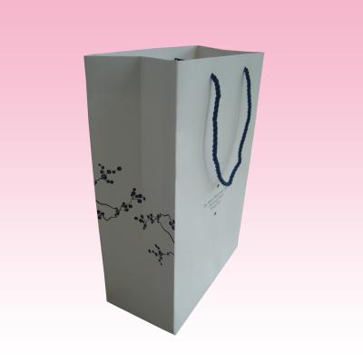 China custom retail white kraft paper bag packing with logo printing suppliers for sale