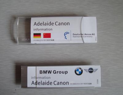 China Insignias magnéticas de identificación reutilizables personalizadas con papel de inserción de nombre para la fábrica de venta en venta