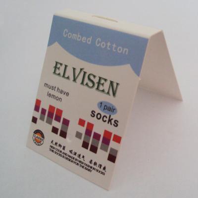 China fabricante doblado de encargo de la etiqueta colgante de la cartulina del papel de la ropa con la impresión del diseño en venta