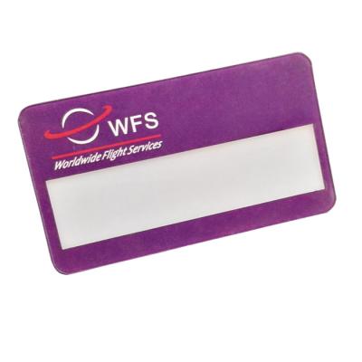 China Tenedor de acrílico reutilizable de encargo de la etiqueta de la insignia de nombre del imán con el fabricante de papel del parte movible en venta