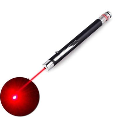 Cina Batteria visibile militare potente rossa del AAA del raggio luminoso della penna 5mw 650nm del puntatore del laser di alto potere in vendita