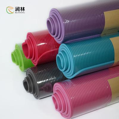 Cina Stuoia materiale molle di yoga di forma fisica di NBR, stuoie del pavimento del ODM Pilates dell'OEM in vendita