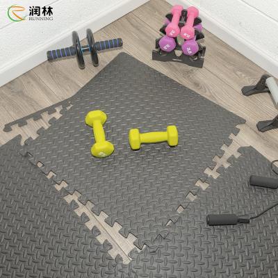 Cina La pavimentazione di 60*60 cm spuma garage di collegamento di Mats Sports Equipment For Home in vendita