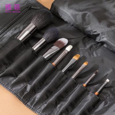 China 281A25408 8PCS Small Makeup Brush Set Mini Travel Makeup Brush Set With Makeup Bag for sale