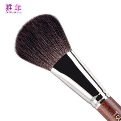 Cina F04 Stile Grigio Capelli di scoiattolo Conto del naso angolato Spazzola con maniglia di legno in vendita