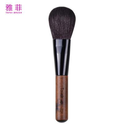 China T01 Aluminiumbuis Modieus gezichtspoederborstel Houten handvat Make-upborstel Te koop