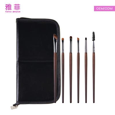 China Makeup Brush Set with synthetic bristles and ergonomic design ideal for professional makeup artists and beauty salons for sale