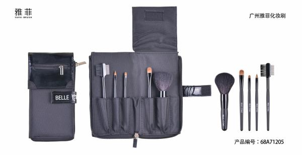 Quality Complete Makeup Brush Set Including Face Eye and Lip Brushes Ideal for Salon and Professional Makeup Application for sale