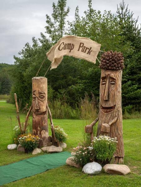Quality Cement Sculpture Door HeaderWooden Dolls for Check-in DisplayWelcome Decorations for Scenic Spots & StoresCustomized Creative OrnamentsPet Wall-climbing Decorations for sale