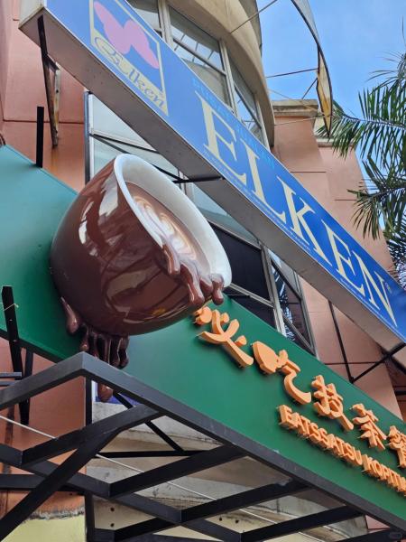 Quality Signature Sculptures: Driving Foot Traffic to Internet-Famous Check-in Spots – Coffee Shops, Cake Shops & Trendy Toy Stores for sale