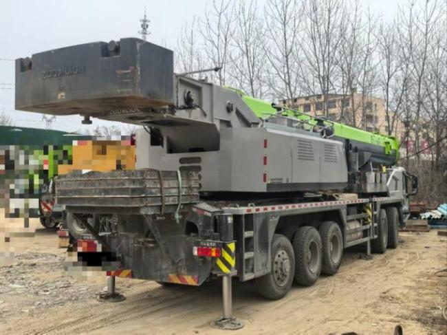 Zoomlion ZTC1300V863 Mobile Crane boom extension