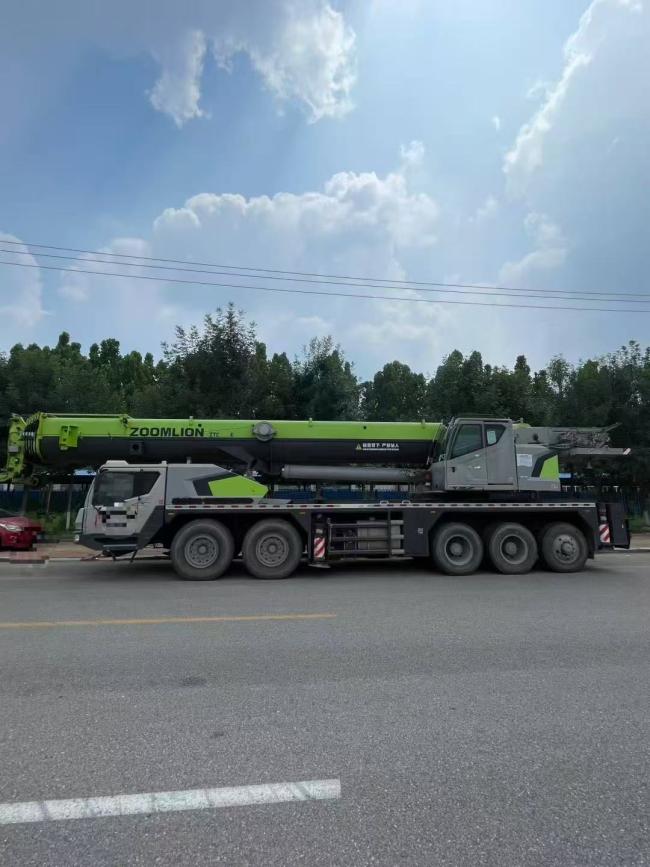 2020 Zoomlion ZTC950E Mobile Crane side view