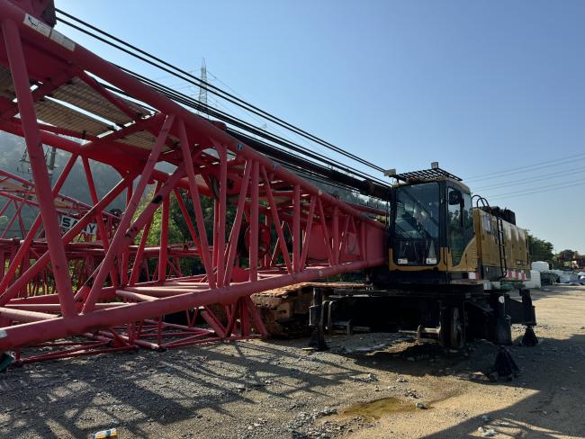 Sany SCC2000A 200-ton crawler crane front view