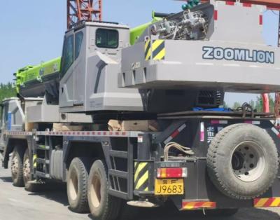중국 2023 모델 사용된 이동 크레인 Zoomlion ZTC500H562 들어올림 용량 50톤 판매용