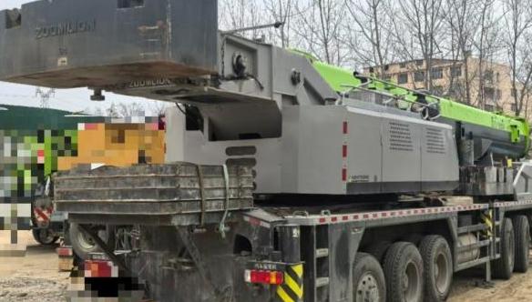 Zoomlion ZTC1300V863 Mobile Crane in operation