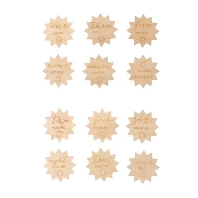 China Hot Sale Newborn Wood Baby Birth Monthly Milestone Recording Markers Cards Wooden Engraved Photo Props Milestone Cards for sale