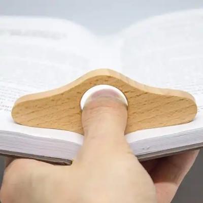China High quality gift for readers wooden thumb pages clip reading card pages to keep books open for sale