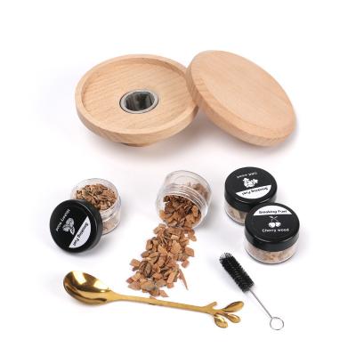 Cina Kit di fumatori di cocktail di legno Bourbon Set di fumatori antiquati Include quattro sapori Fregate di legno per bere whisky Fumatori Regali per uomini in vendita
