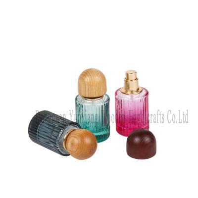 Cina Tappo per flacone di profumo in legno di lusso di dimensioni personalizzate con design elegante e materiale ecologico durevole in vendita