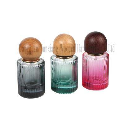 Cina Tappo per flacone di profumo in legno di lusso di dimensioni personalizzate con design elegante e materiale ecologico durevole in vendita
