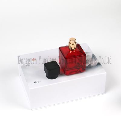 Cina Tappo per flacone di profumo in legno di lusso di dimensioni personalizzate con design elegante e materiale ecologico durevole in vendita