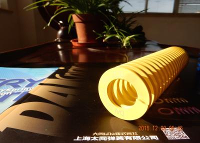 China De goede lente van de elasticiteits Rechtshandige gele Goede vorm voor Plastiek, hardware Te koop