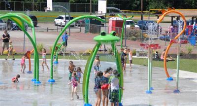 Cina I bambini innaffiano la fontana della cascata della rana del cuscinetto ss 304 della spruzzata per le piscine in vendita