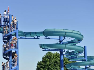 Cina Sport acquatici divertimento per adulti attrezzature per parchi piscina privata all' aperto scivolo per bambini in vendita