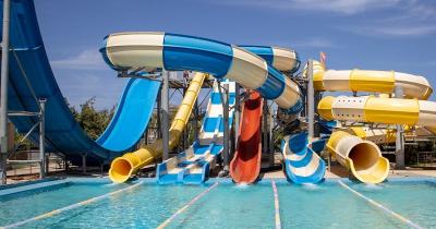 Cina OEM Commercial Swimming Pool Accessori Scivolo in fibra di vetro per bambini in vendita