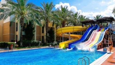 Chine OEM eau Aqua amusement parc aquatique Rides Fibre de verre toboggans pour les enfants à vendre