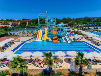 China OEM Guangzhou Wasservergnügungspark Wasserpark-Versorgung Spiele Reiten Spiralrutsche Für Schwimmbad zu verkaufen