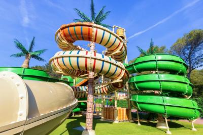 Chine Équipement de terrain de jeux en eau extérieure Jeux pour enfants Fibre de verre Slide à vendre