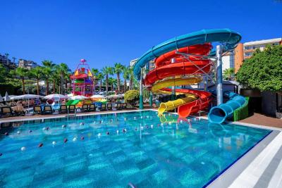 Chine Équipement aquatiques Parcs de jeux Ride amusement piscine en fibre de verre toboggan Jeu pour enfant à vendre