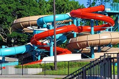 Chine Enormes parcs aquatiques extérieurs en fibre de verre Les enfants jouent à des manèges de divertissement Parcs d'attractions Des toboggans en fibre de verre pour enfants à vendre