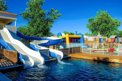 Китай OEM Детская открытая площадка бассейн водяной горки из стекловолокна для продажи продается