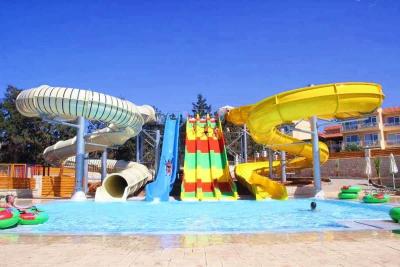 Chine Parcs aquatiques piscine de loisirs équipements de toboggan en fibre de verre à vendre