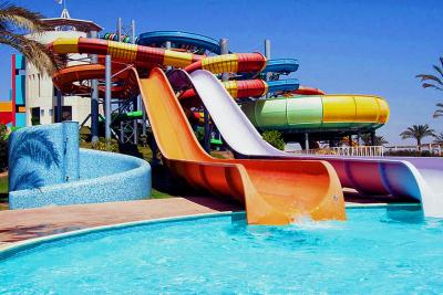 Chine Parcs aquatiques extérieurs Jeux pour enfants et adultes Équipement sportif Glissière spirale en fibre de verre pour enfants à vendre