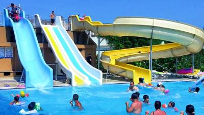 Chine Accessoires de piscine Jeux d'eau pour enfants Tubes en fibre de verre Glissière en spirale à vendre
