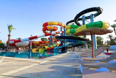 Chine équipement de jeux aquatiques de divertissement en fibre de verre toboggan aquatique pour piscine à vendre