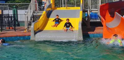 Китай Дом над бассейном Водяная горка из стекловолокна для детей Водная игра продается