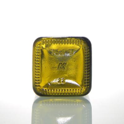 China Container de garrafa de azeite de vidro verde ODM com cabeça de bomba 17oz à venda